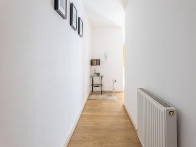 Room at Albion Street, Glasgow