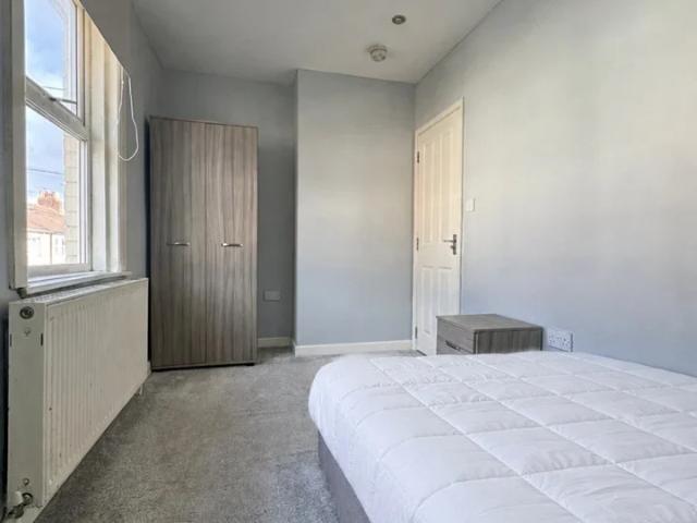 Room at Albion Street, Swindon