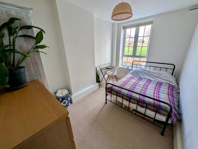 Room at Albrighton Road, Greater London