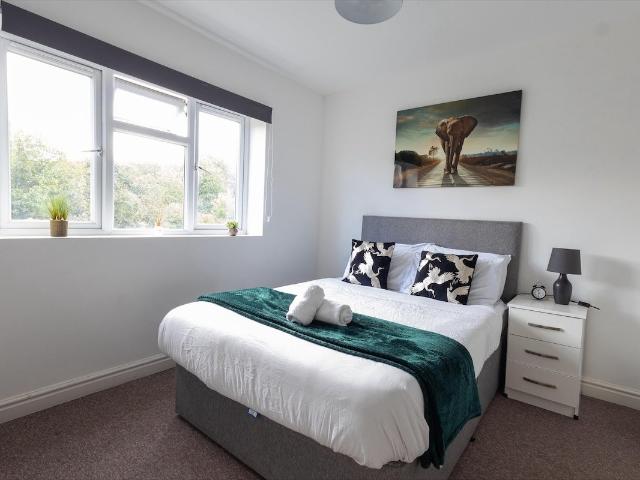 Room at Alderman's Green Road, Coventry