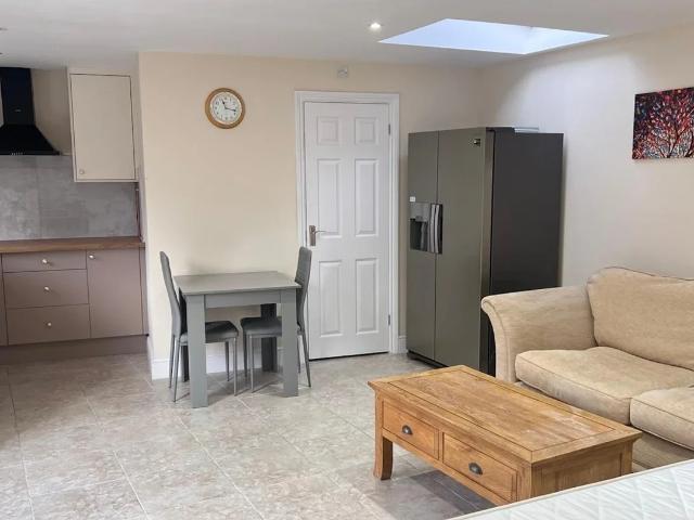 Room at Alderney Avenue, Greater London