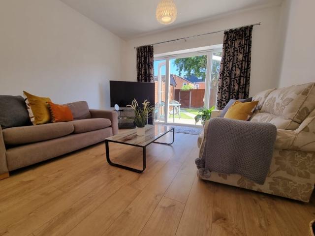 Room at Alexander Road, Birmingham