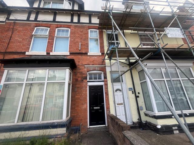 Room at Alexander Road, Birmingham