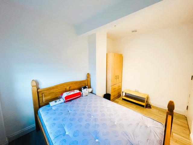Room at Alexandra Avenue, Greater London