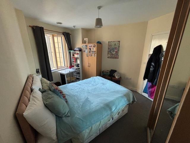 Room at Alexandria Road, Greater London