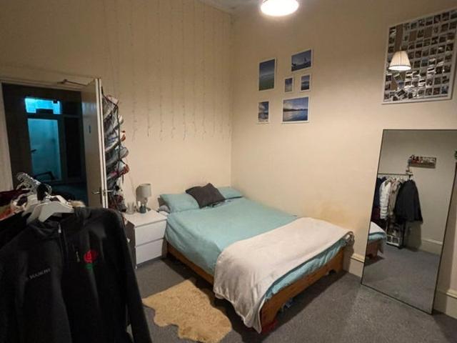 Room at Alfred Terrace, Glasgow