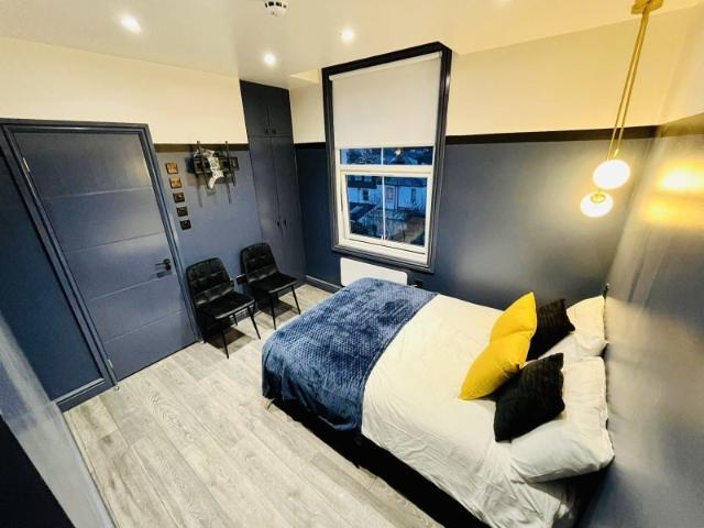Room at Alfred Road, Greater London