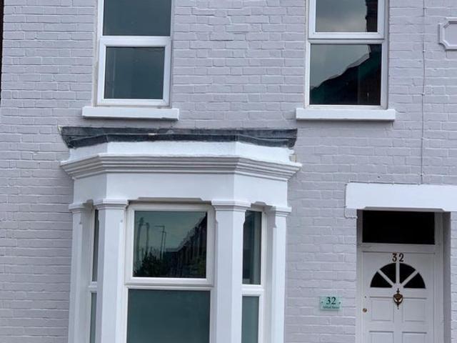 Room at Alfred Street, Gloucester