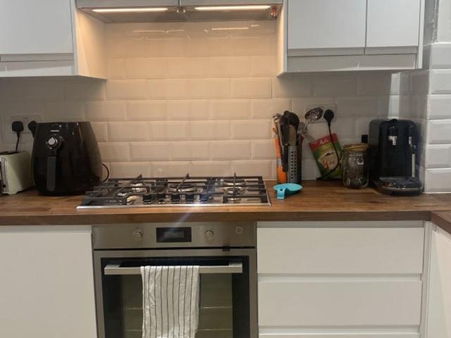 Room at Alfred Street, Greater London