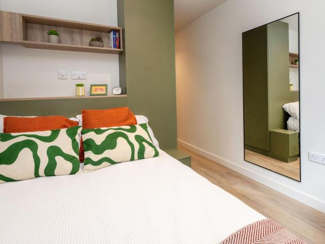 Room at Alfreton Road, Nottingham