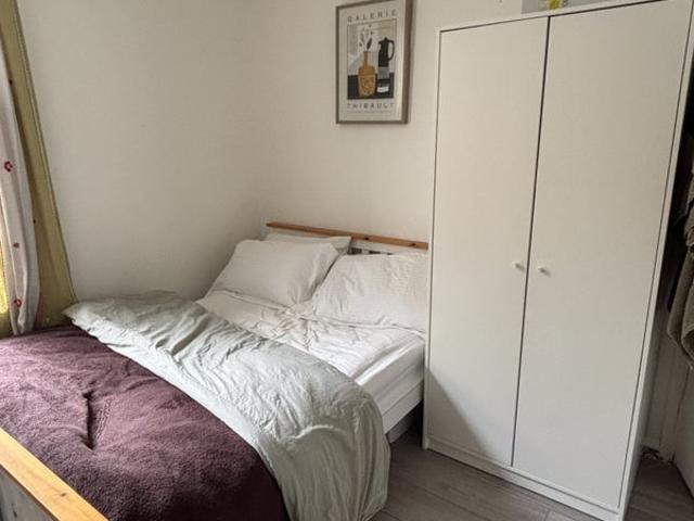 Room at Alkerden Road, Greater London
