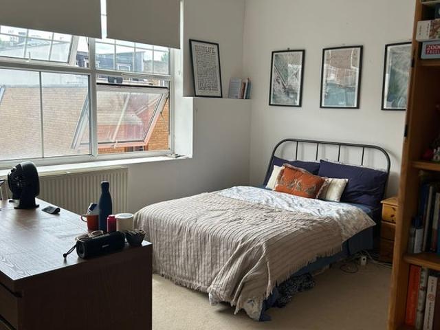 Room at Alice Street, Greater London
