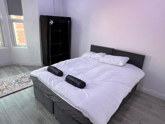 Room at All Hallows Road, Bristol