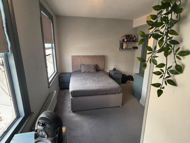 Room at Alloa Road, Greater London