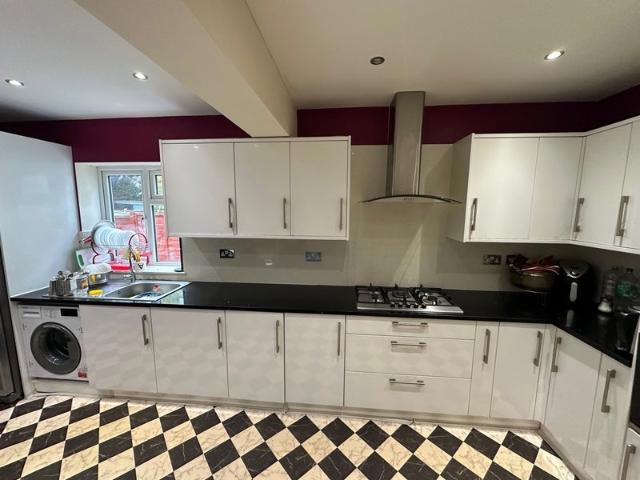 Room at Allen Road, Greater London