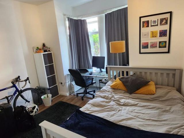 Room at Allison Road, Greater London