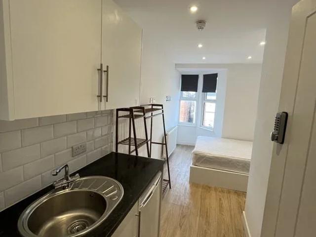 Room at Alma Road, Bournemouth