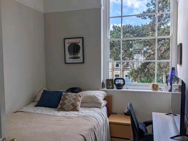 Room at Alma Road, Bristol