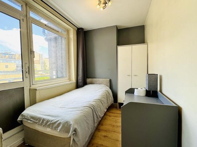 Room at Alpha Grove, Greater London