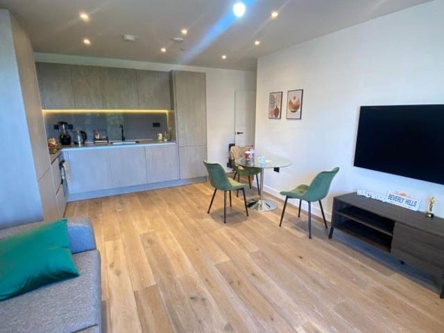 Room at Alward Street, Greater London