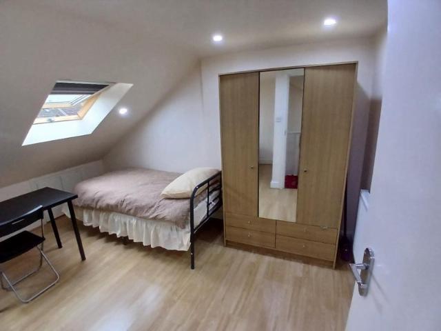 Room at Altmore Avenue, Greater London