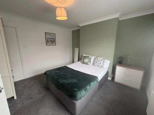 Room at Alton Road, Bournemouth