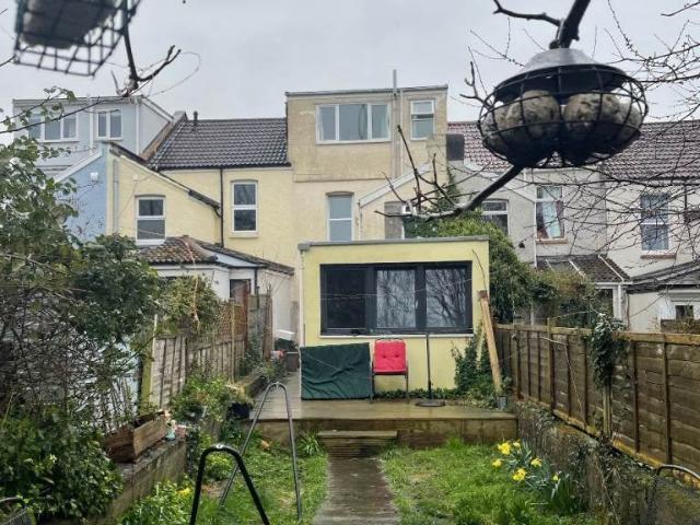 Room at Alton Road, Bristol