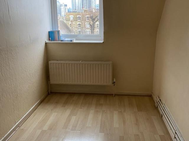 Room at Ambergate Street, Greater London