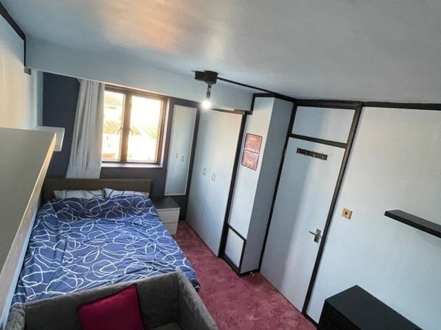 Room at Ambrose Street, Greater London