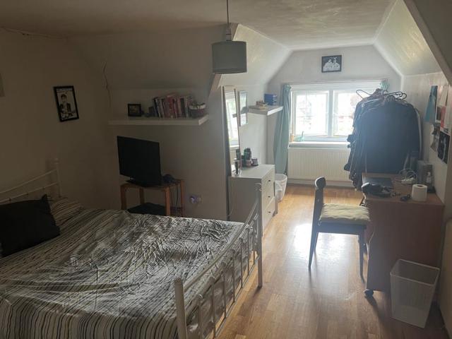 Room at Amesbury Avenue, Greater London