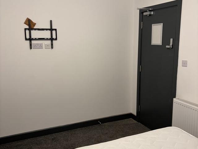 Room at Amington Road, Tamworth