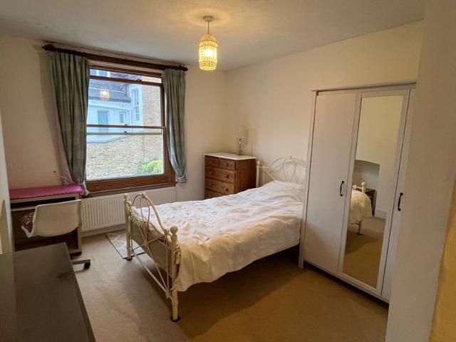 Room at Amner Road, Greater London