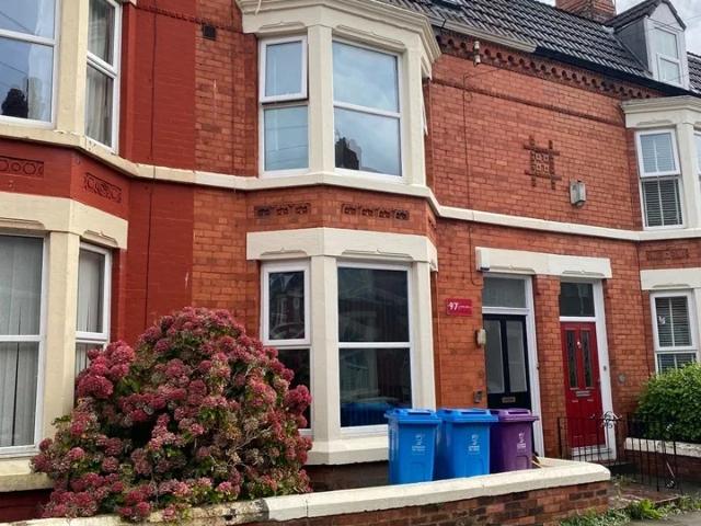 Room at Ampthill Road, Liverpool