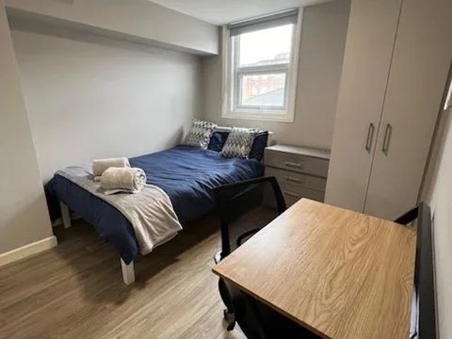 Room at Anaconda Drive, Salford