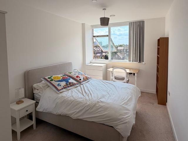 Room at Angel Lane, Greater London