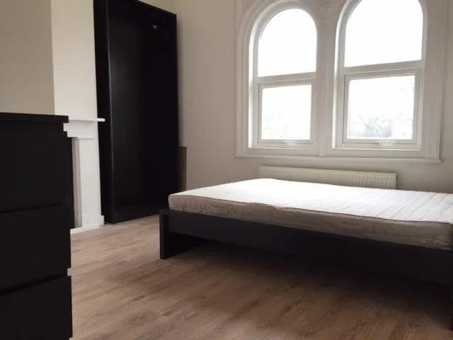 Room at Anglesea Avenue, Greater London