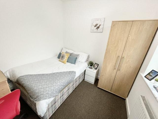 Room at Anglesea Terrace, Southampton