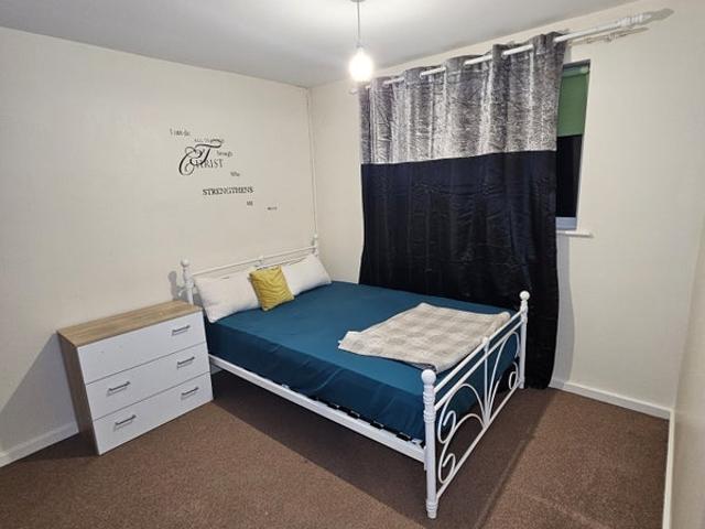 Room at Andrewes Street, Leicester