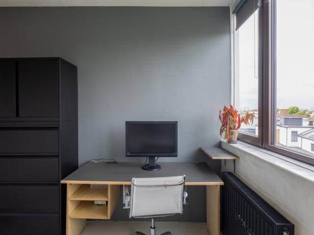 Room at Andrews Road, Greater London