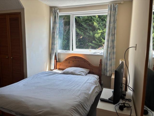 Room at Andrews Way, Marlow Bottom