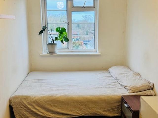 Room at Anerley Park, Greater London