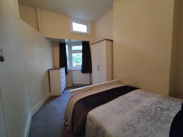 Room at Anne of Cleves Road, Dartford