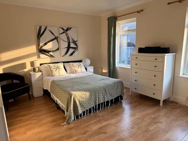 Room at Anne of Cleves Road, Dartford