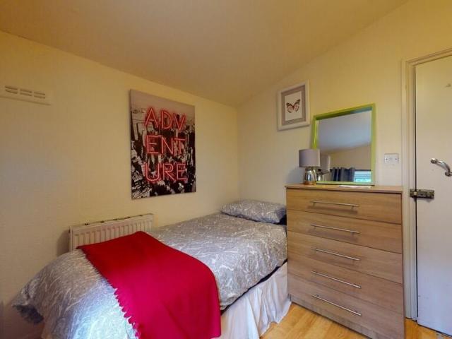 Room at Anson Road, Greater London