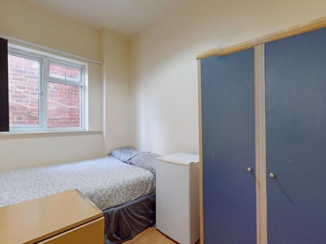 Room at Anson Road, Greater London