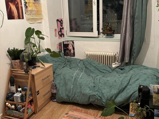 Room at Appleby Street, Greater London