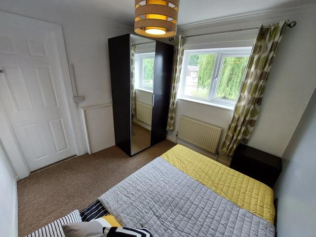 Room at Applegarth Avenue, Guildford