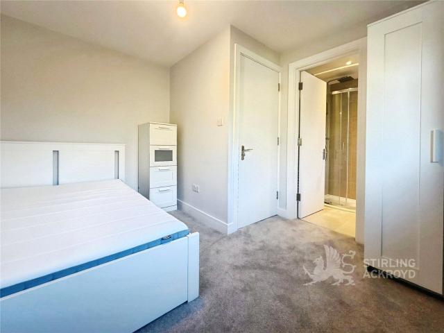 Room at Applegarth Avenue, Guildford
