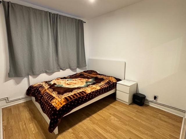 Room at Aran Drive, Greater London