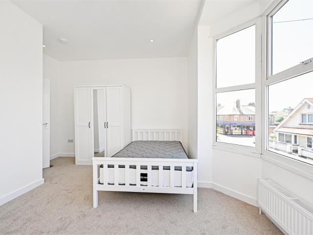 Room at Argyle Road, Arun